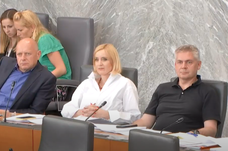 Mojca Pašek Šetinc even angered her party colleague Urška Klakočar ...